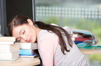 Tips Agar Tetap Terjaga dan Meningkatkan Energi Saat Mengantuk | Yesdok.com