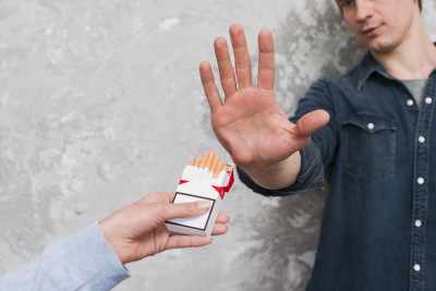 Berhenti Merokok Bisa Bantu Tingkatkan Kesehatan Mental | Yesdok.com