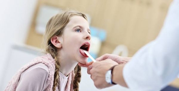 Cegah Faringitis dan Kenali Faktor Risikonya | YesDok