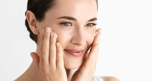 4 Penyebab Wajah Terlihat Tua, Apa Saja? | YesDok